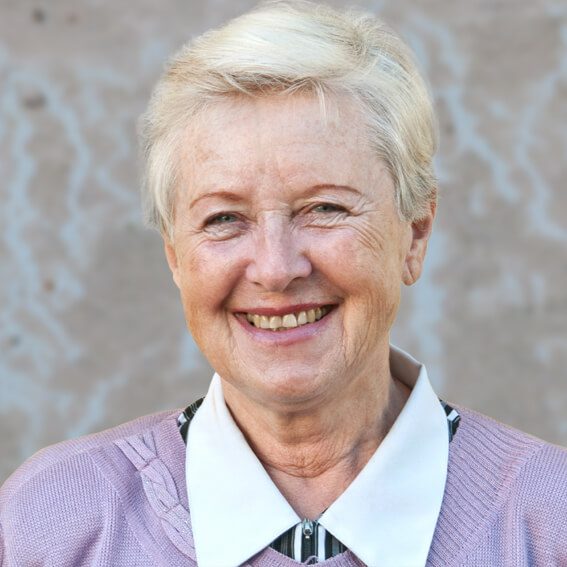 Anna Hogenová | Host | Rádio Universum